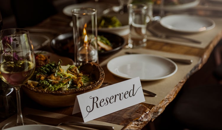 Should my restaurant take reservations? Things to consider